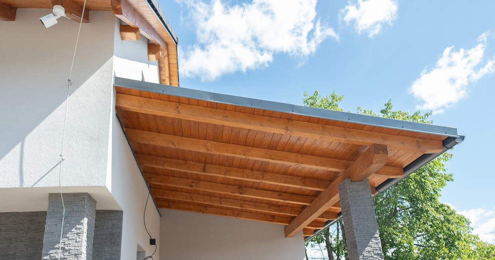 Podbití střechy Palubkami: Čím a za kolik